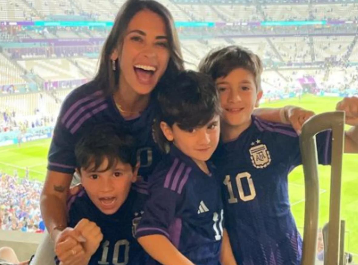 La Emoción De Antonela Roccuzzo Y Sus Hijos En El Estadio Radio
